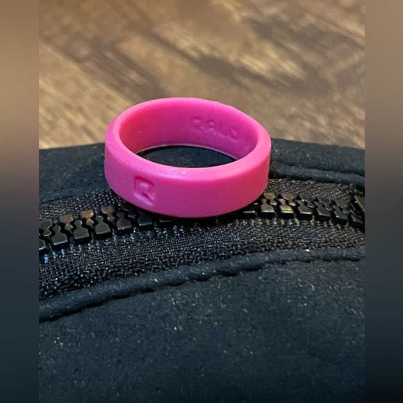 Qalo | Jewelry | Qalo Womens Modern Silicone Band | Poshmark